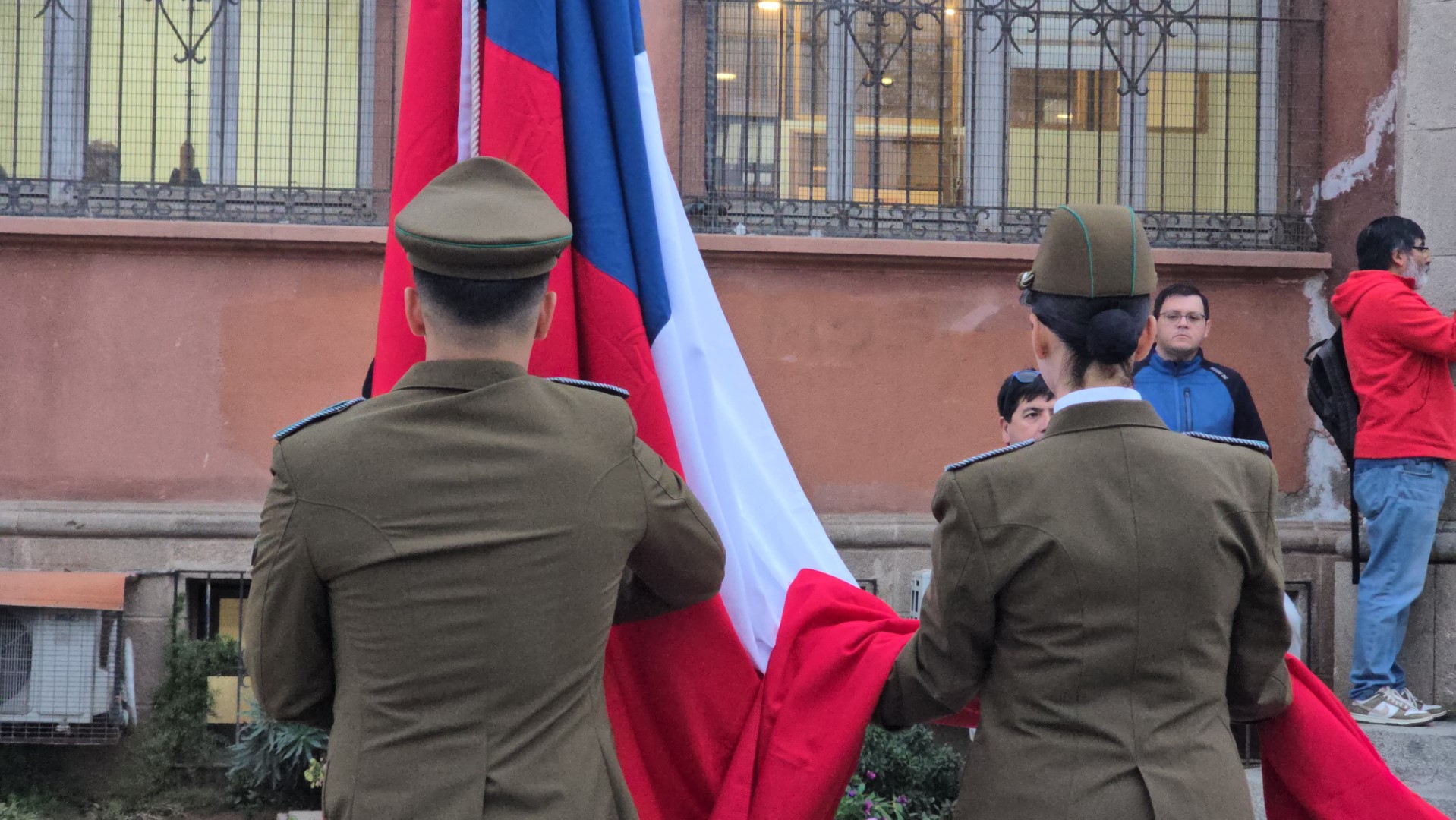 Izamiento de la bandera nacional marca inicio de conmemoraciones por ...